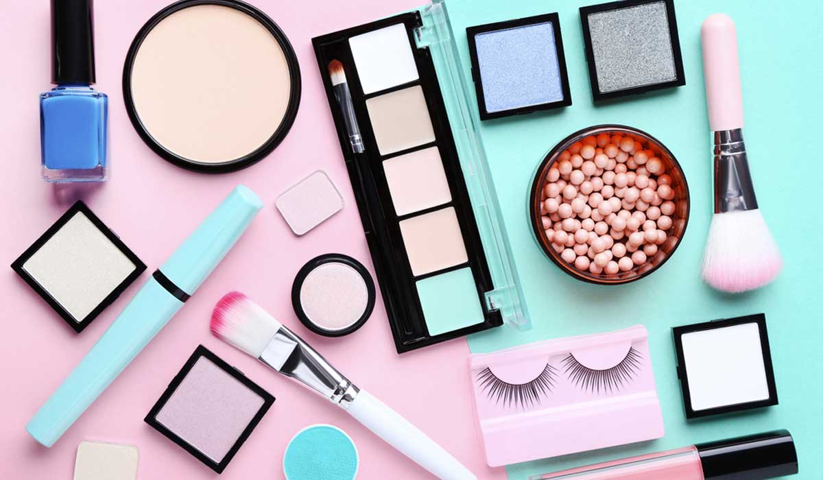 Uma Empresa De Cosméticos Trabalha Com 3 Aromas - LIBRAIN